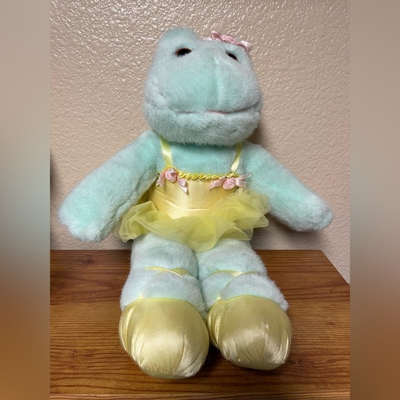 Daikin | Toys | 993 Vintage Dakin Ballerina Frog Plush Yellow Tutu 19 ...